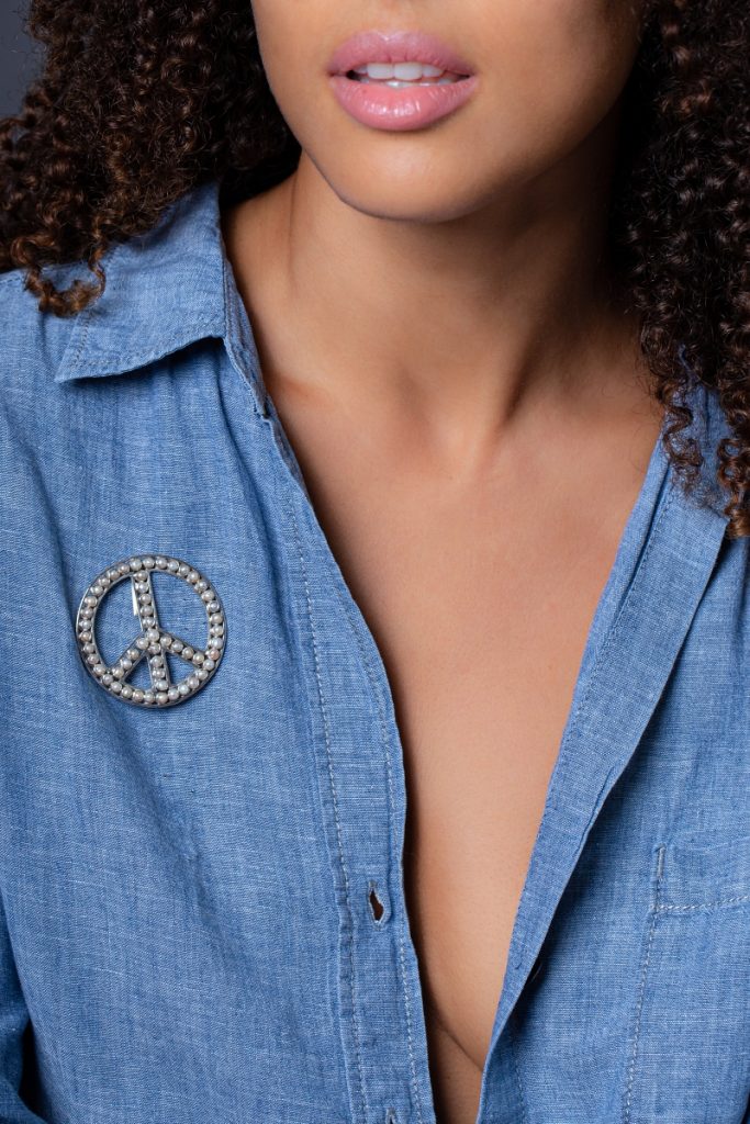 Peace Pearl Brooch – Gang of Lust